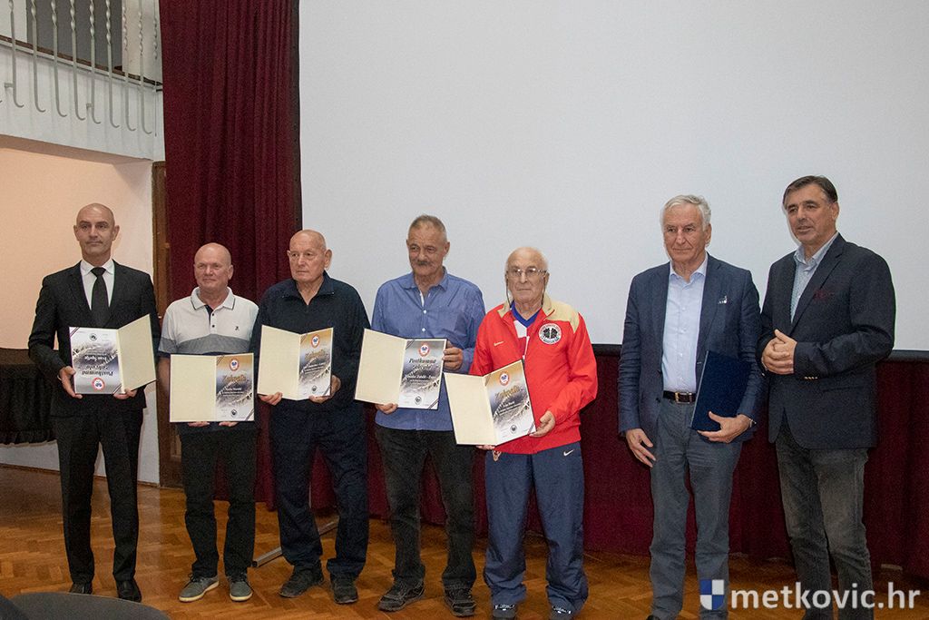 Predstavljena monografija ’25 godina Maratona lađa’ | Metkovic.hr